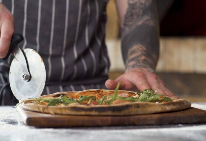 What to Bring to a Pizza Party? - List of 10 Essentials