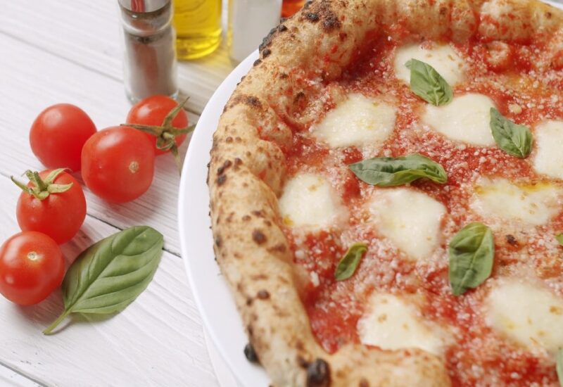 What to Bring to a Pizza Party? - List of 10 Essentials