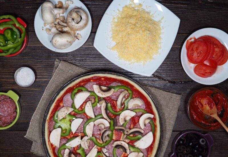 What to Bring to a Pizza Party? - List of 10 Essentials